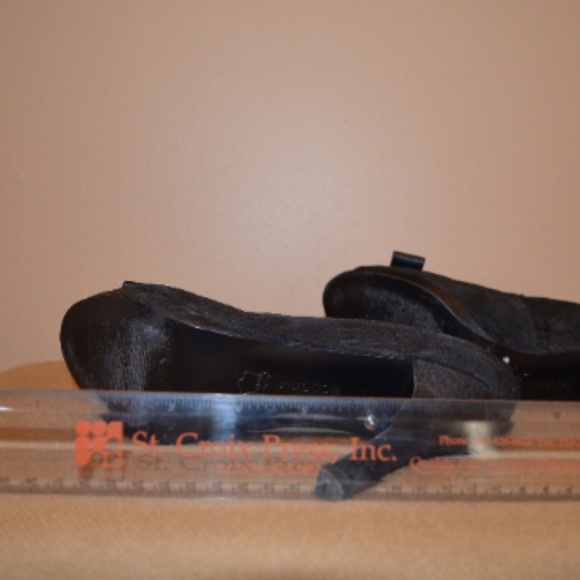 BCBGirls | Shoes | Vintage Womans Bcb Girls Black Fabric Shoe Size 8 ...